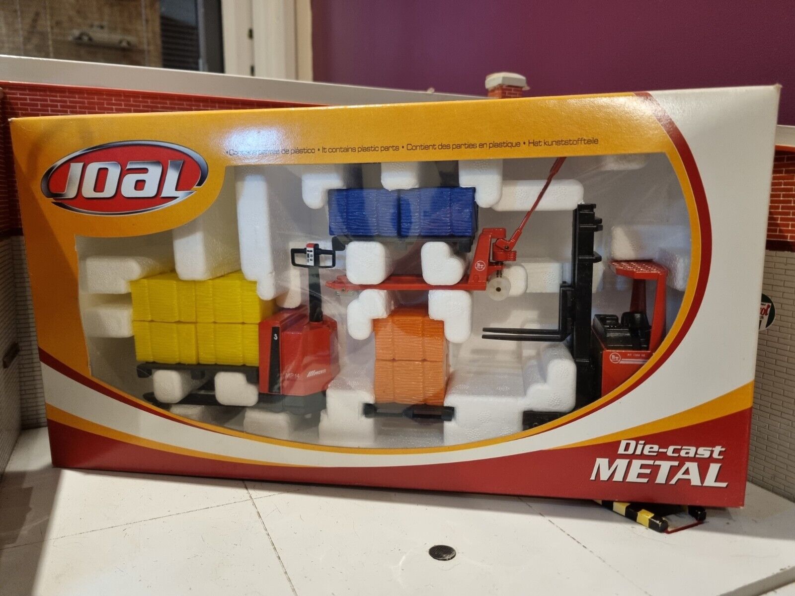 BT RT 1350 SE Forklift Reach Truck + MP-14 + Trolley SET #187 Joal 1:2 – Emberton Imperial