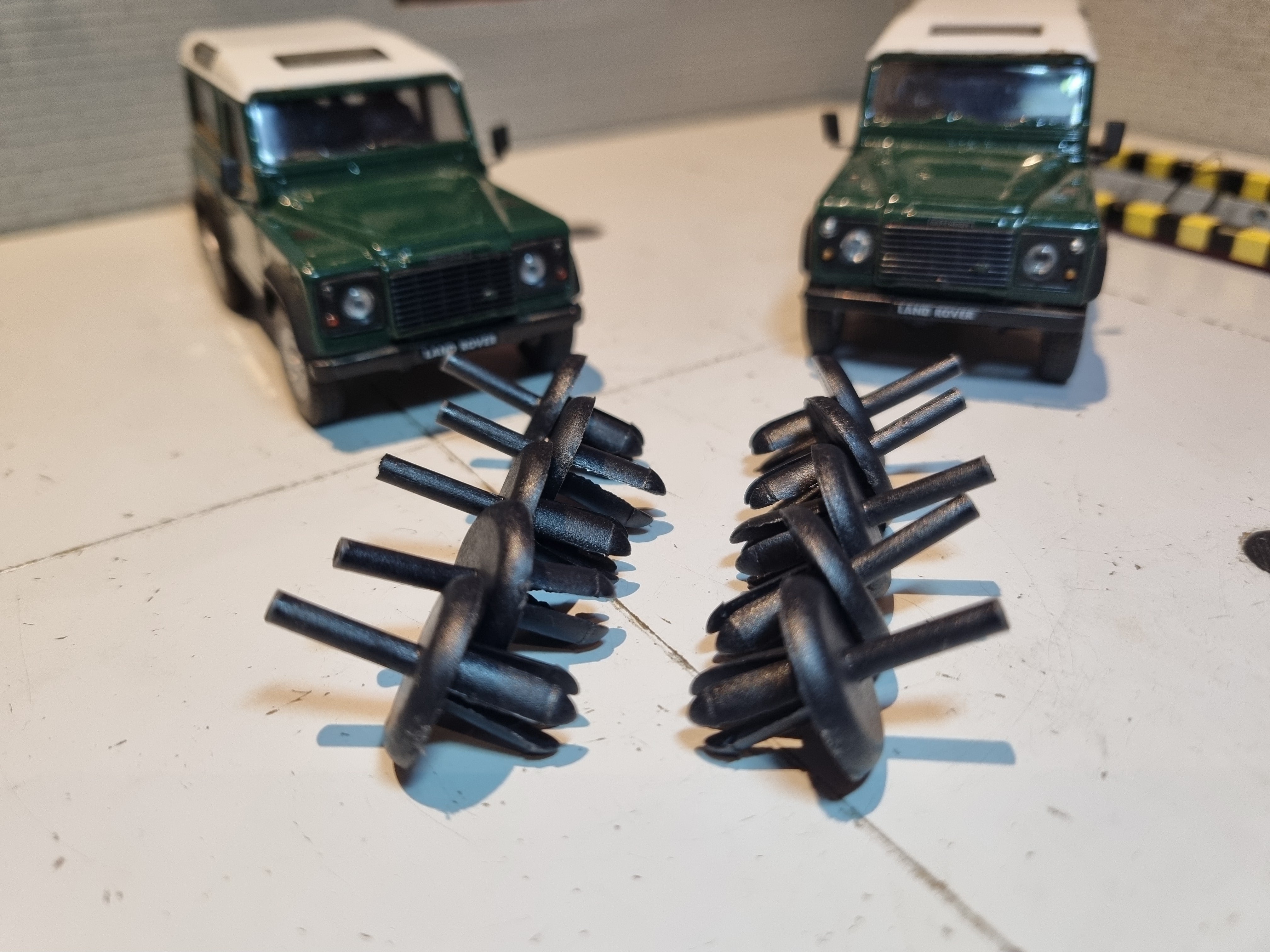 Land Rover Defender 84-06 Rivet for Eyebrow Arch AFU1075 x10 – Emberton ...