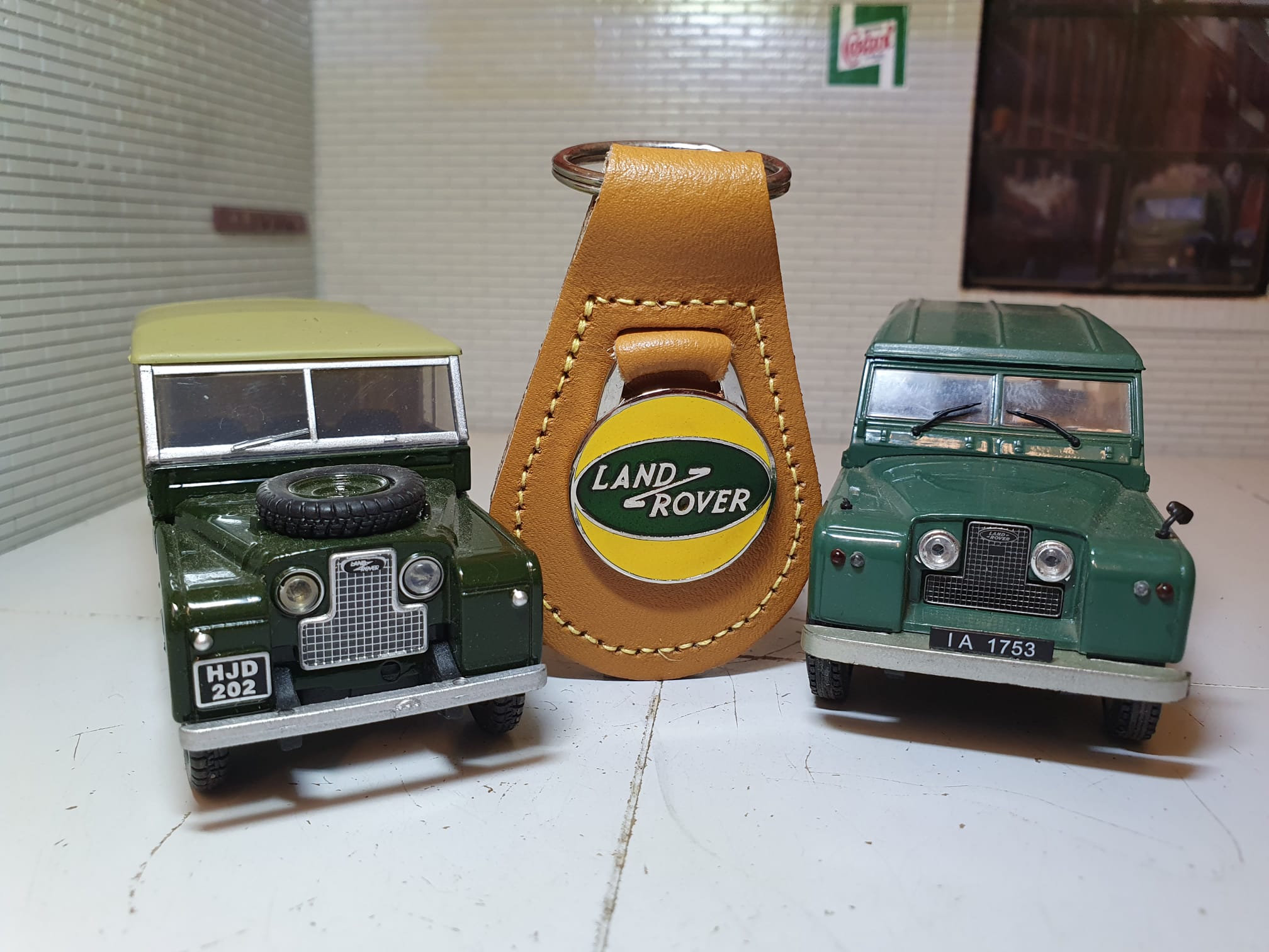 Land Rover Quality Enamel Brown Leather Key Ring – Emberton Imperial