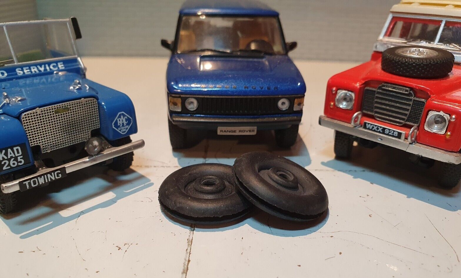 Rubber Grommets (Wiper Motor Loom and more) 233244 x2 – Emberton Imperial