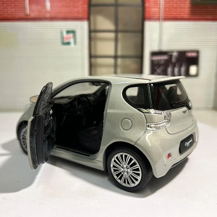 Aston Martin 2011 Cygnet 24028 Welly 1:24 – Emberton Imperial