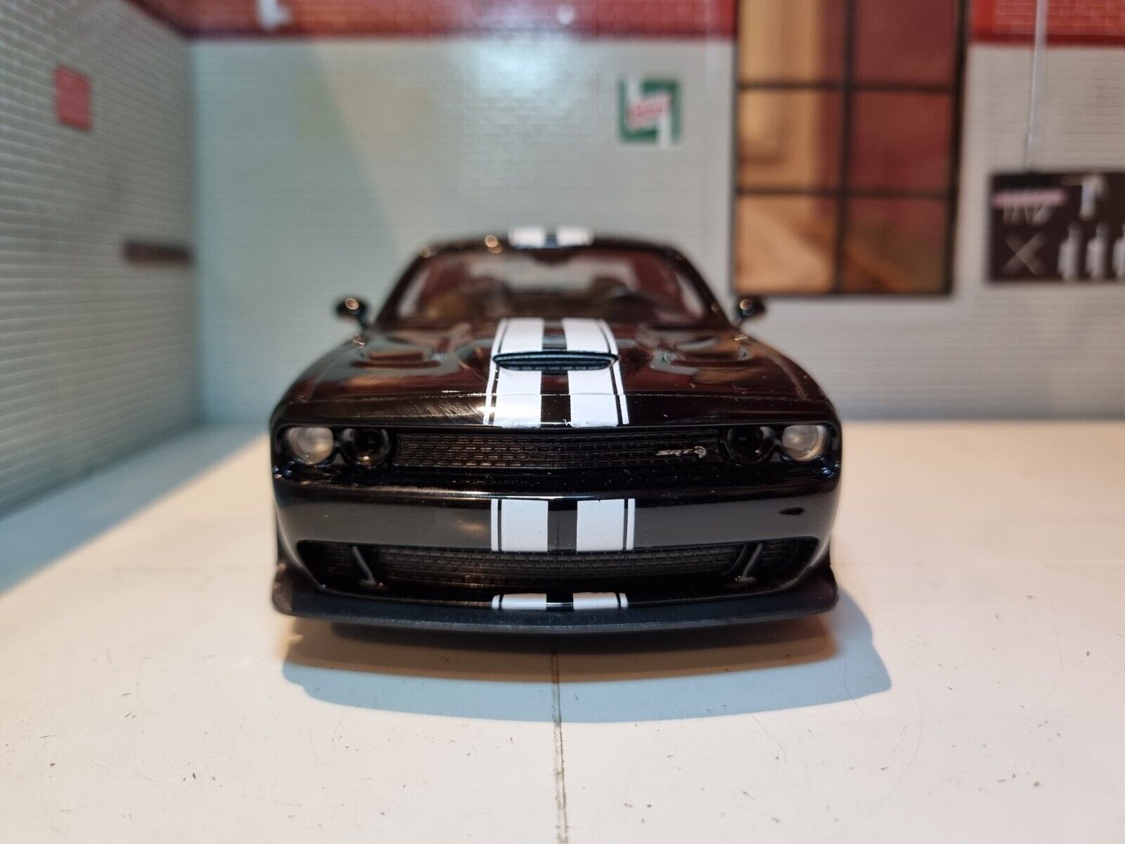 Dodge 2018 Challenger SRT Hellcat Widebody 79350 Motormax 1:24 ...