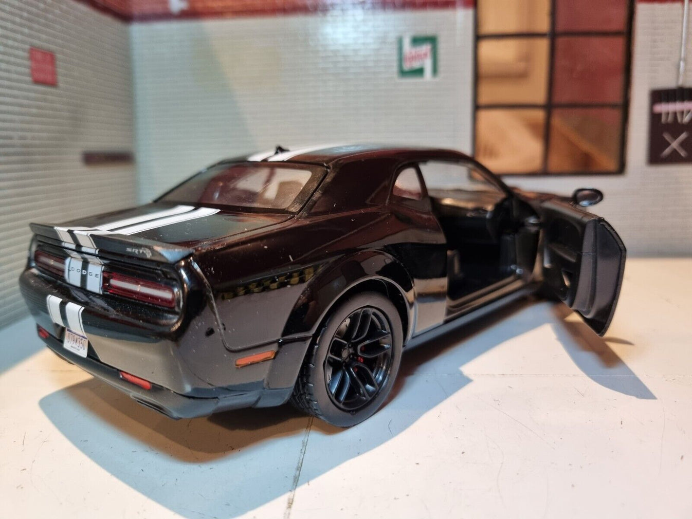 Dodge 2018 Challenger SRT Hellcat Widebody 79350 Motormax 1:24 ...