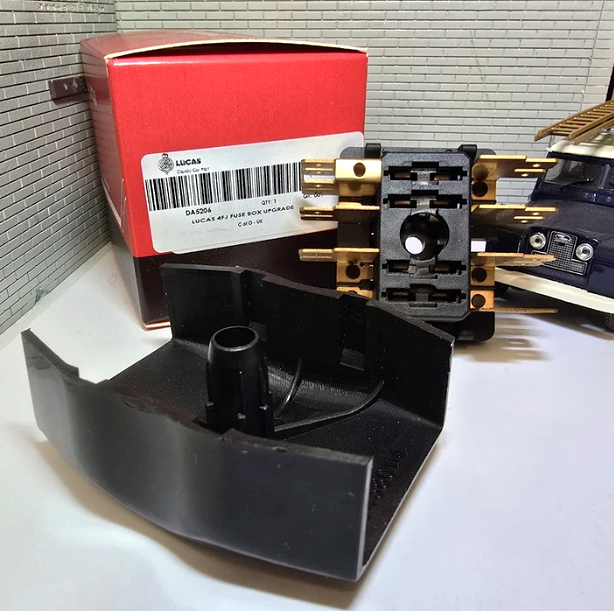 Genuine Lucas 4FJ Fusebox & Cover 37286 54038068 – Emberton Imperial