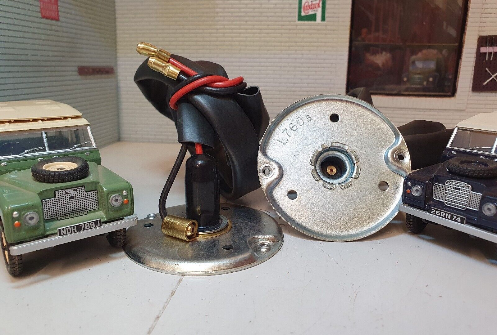 Land Rover Series 2a, Early 3 Sidelight Bulb holders Lamp Lucas Type L ...