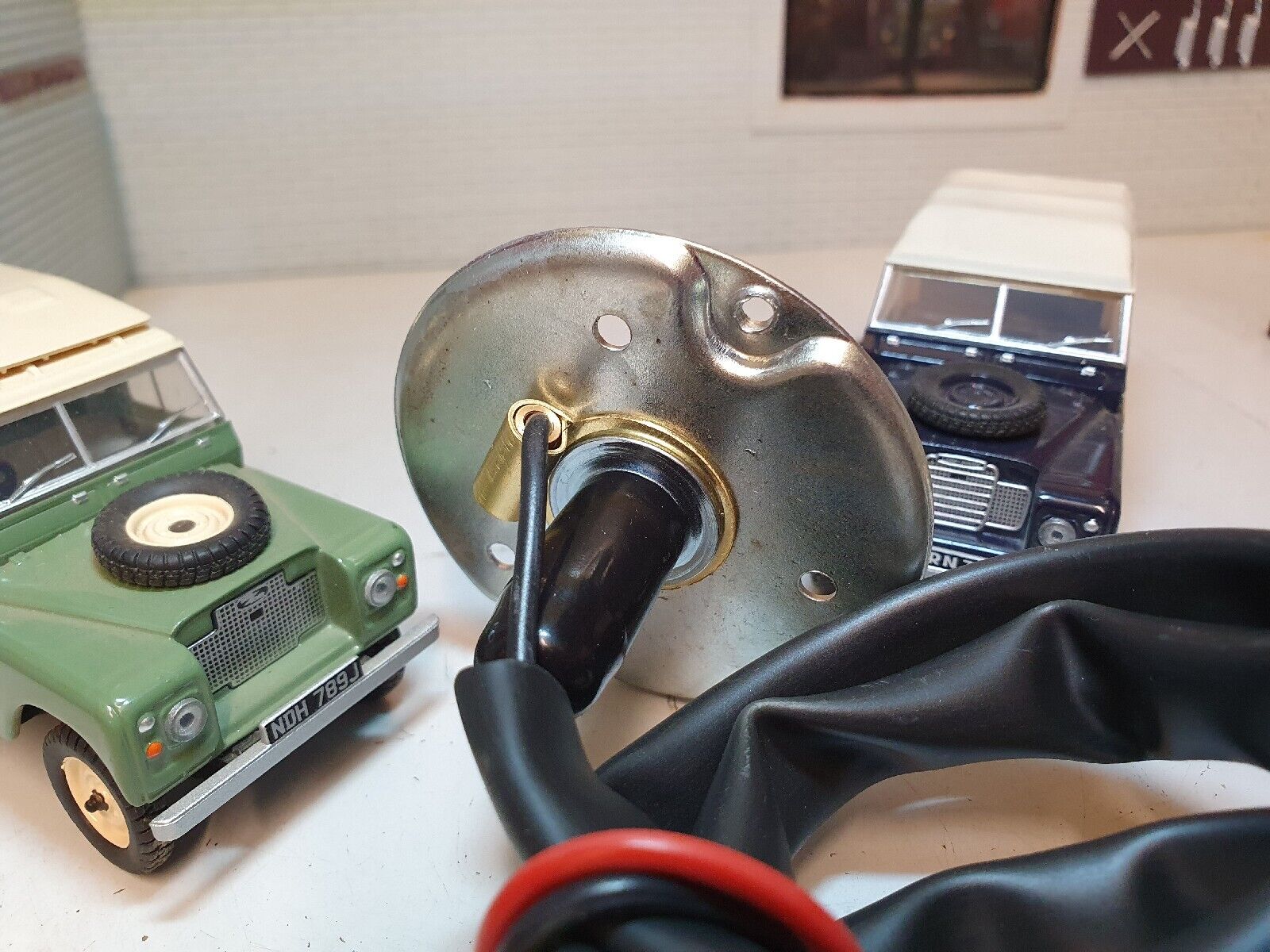 Land Rover Series 2a, Early 3 Sidelight Bulb holders Lamp Lucas Type L ...