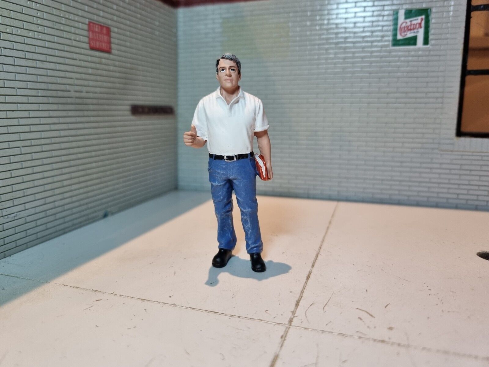 Manager "Tim" AD-77493 American Diorama 1:24 – Emberton Imperial