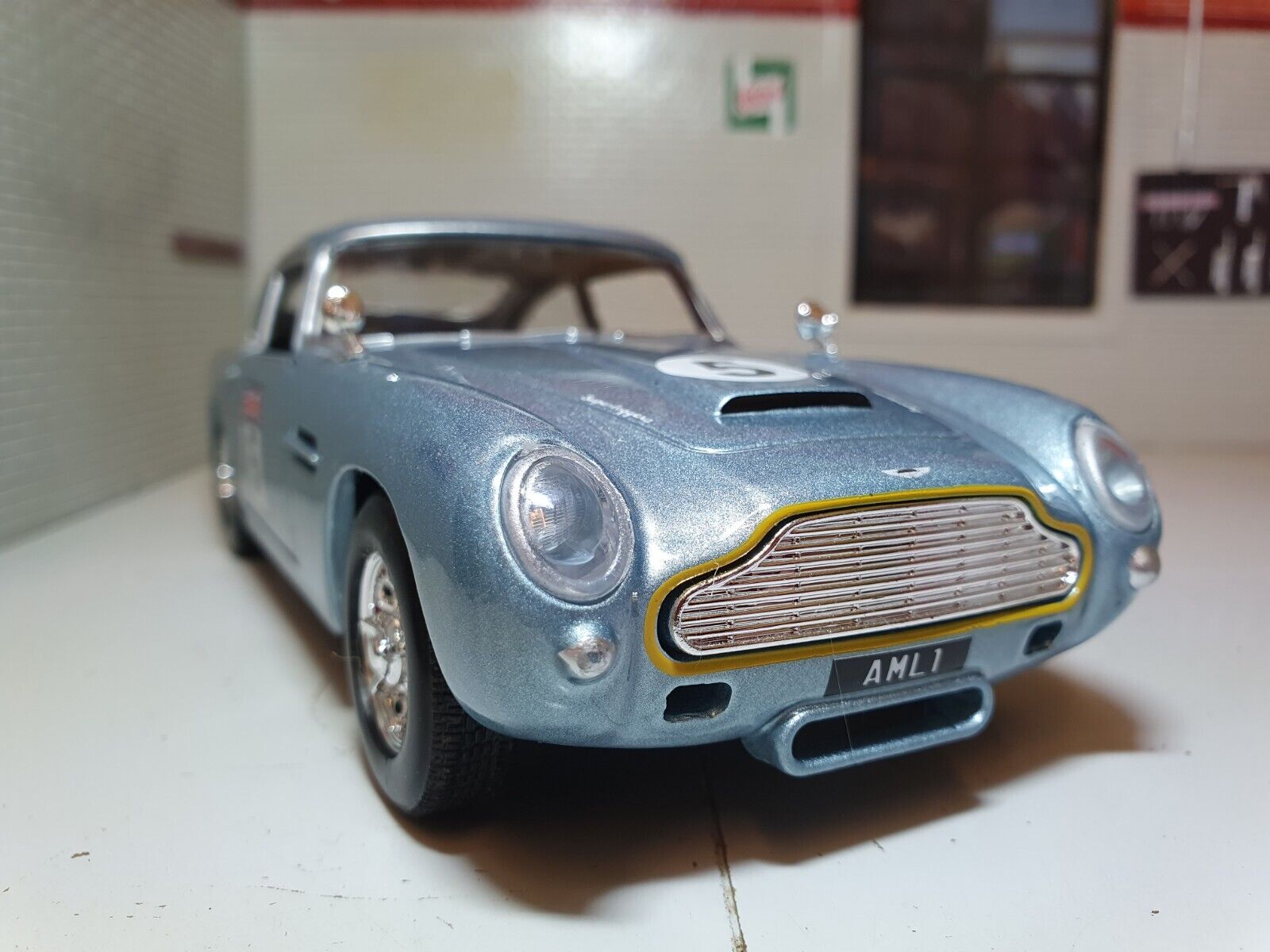 Aston Martin DB5 Classic Racing 73789 Motormax 1:24 – Emberton Imperial