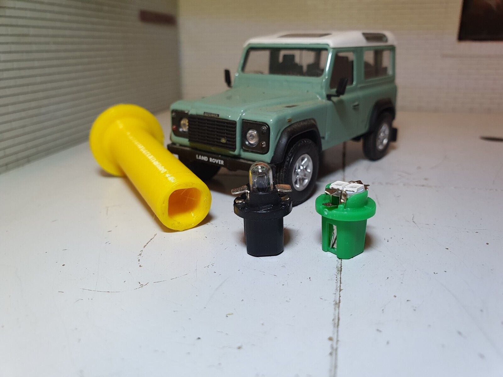 Land Rover Defender TD5 & V8 Instrument Speedo Bulb Fitting Tool 1998 ...