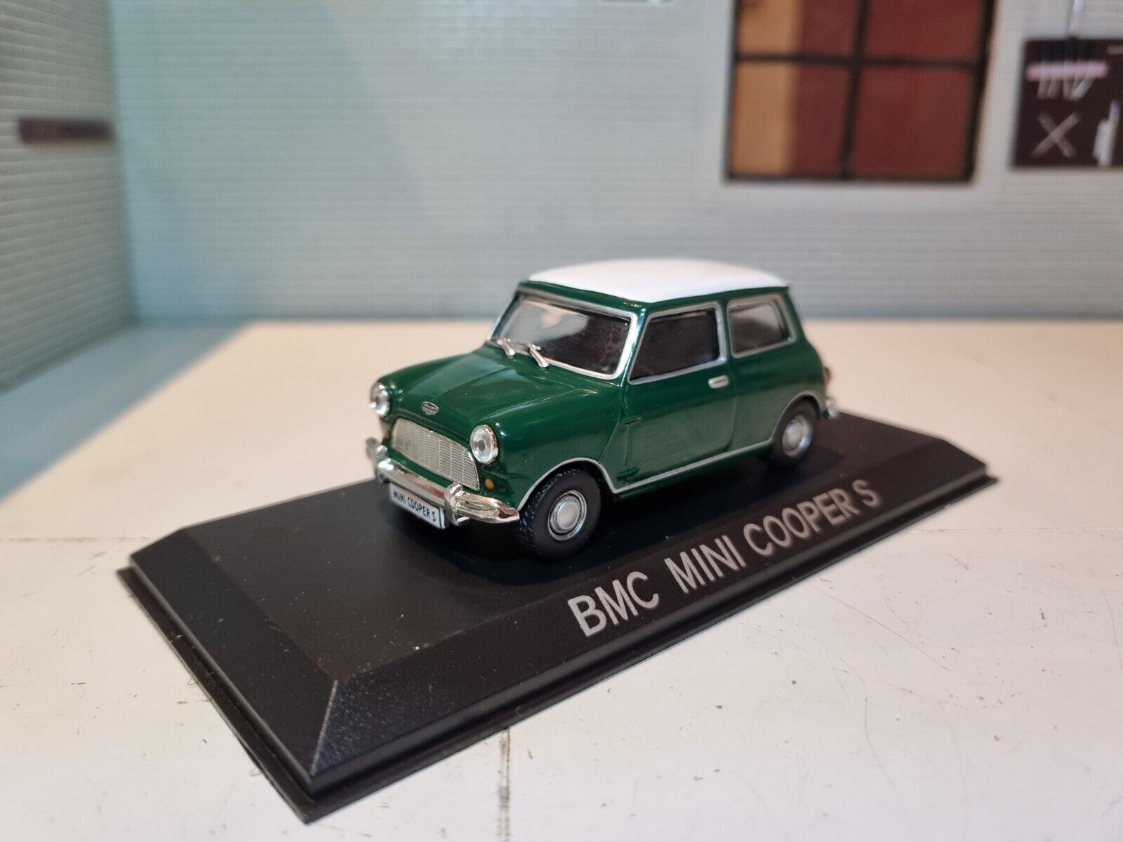 BMC 1959 Mini Cooper S Ex Magazine 1:43 – Emberton Imperial
