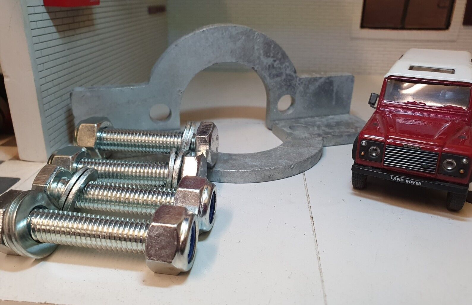 Land Rover Galvanised Front Axle Spring Retaining Plates BA7556 ...