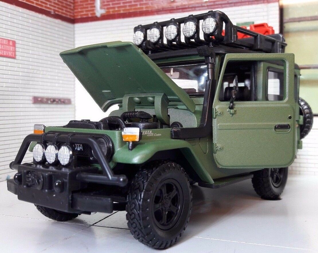 Toyota Land Cruiser FJ40 Expedition 79137GRN Motormax 1:24 – Emberton ...